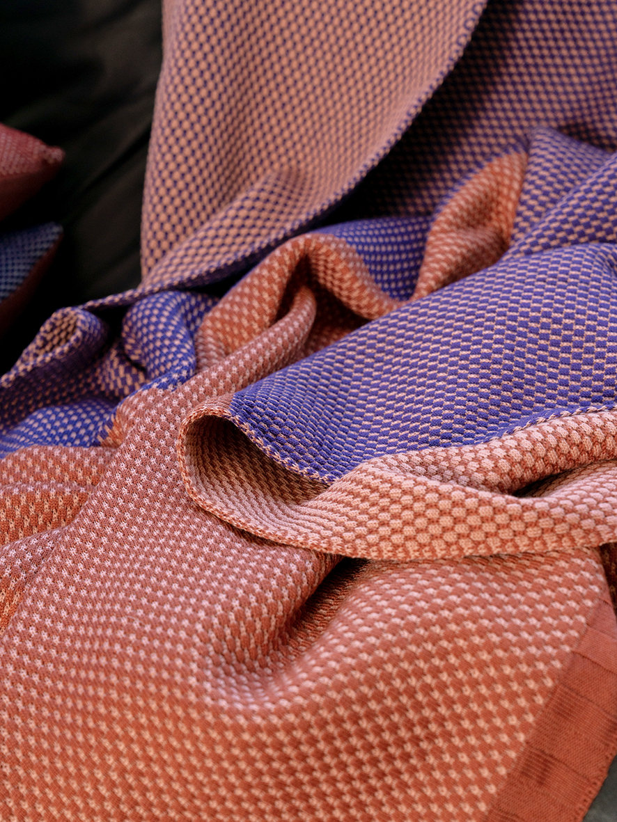 DOPPIO terra nude-purple-rust – La Femme Garniture